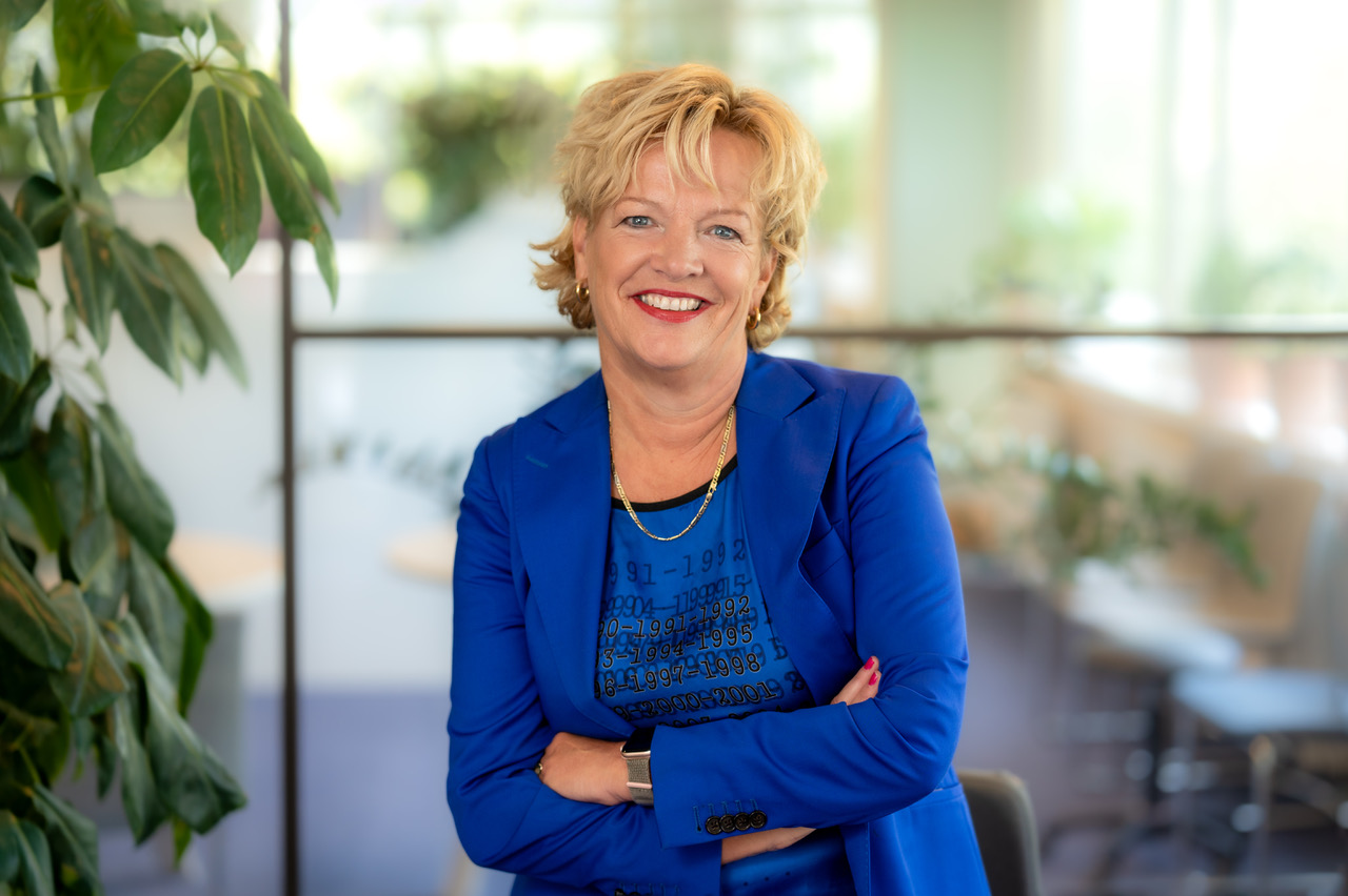 Maria van der Heijden - Women on Wings